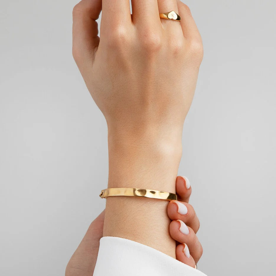 How to size your bangle for the perfect fit – Abbott Lyon